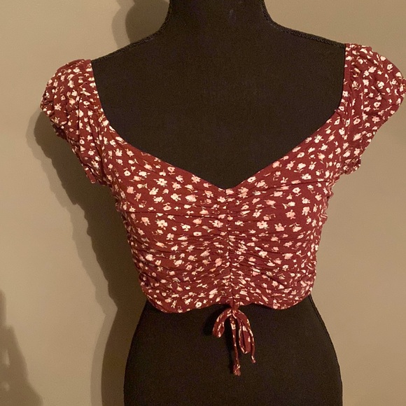 La Hearts | Tops | Burgundy Floral Draw String Crop Top | Poshmark